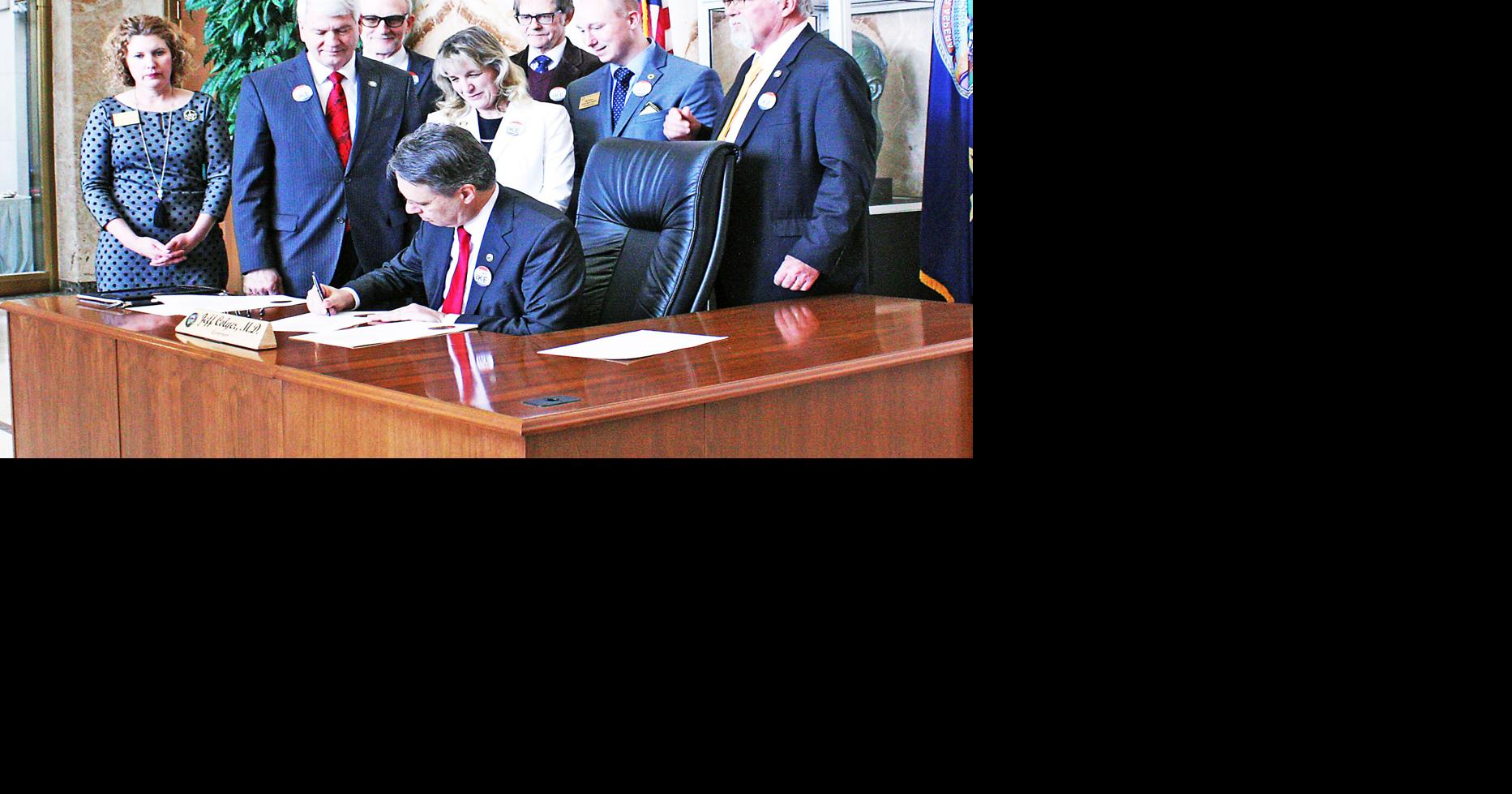 Gov. Colyer visits Abilene to sign first bill | News | abilene-rc.com