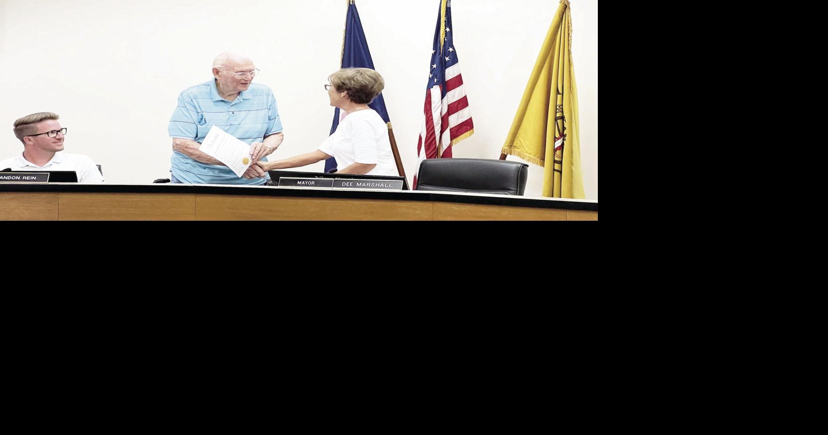 City Commission signs two proclamations during Tuesday study session ...