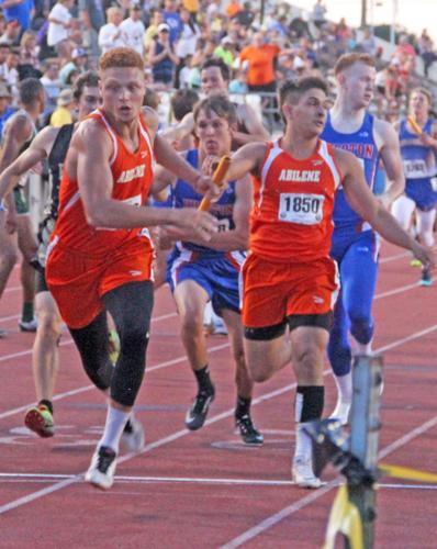 Runners open track and field season | Sports | abilene-rc.com