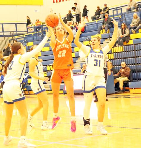 Towanda Circle pulls away from Cowgirls in second half for 40-25 victory | Sports | abilene-rc.com