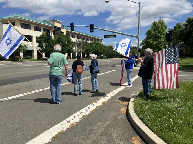 Weekly Pro-Palestine, Pro-Israel protests continue in Redding | News ...