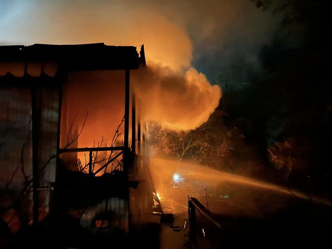 House fire in Kelly Ridge results in no injuries, 2 people displaced ...