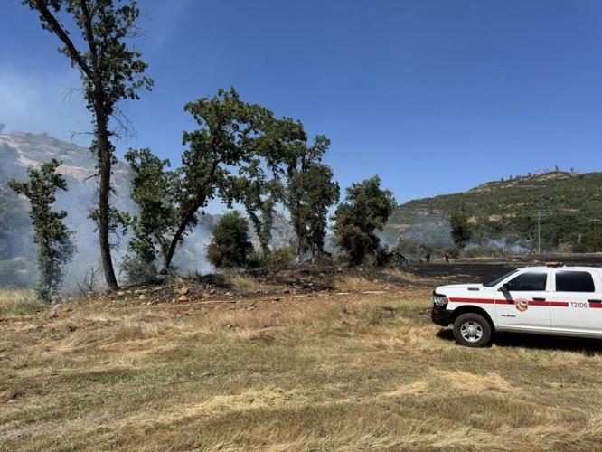 Crews from CAL FIRE Butte Unit contain vegetation fire burning on Honey ...