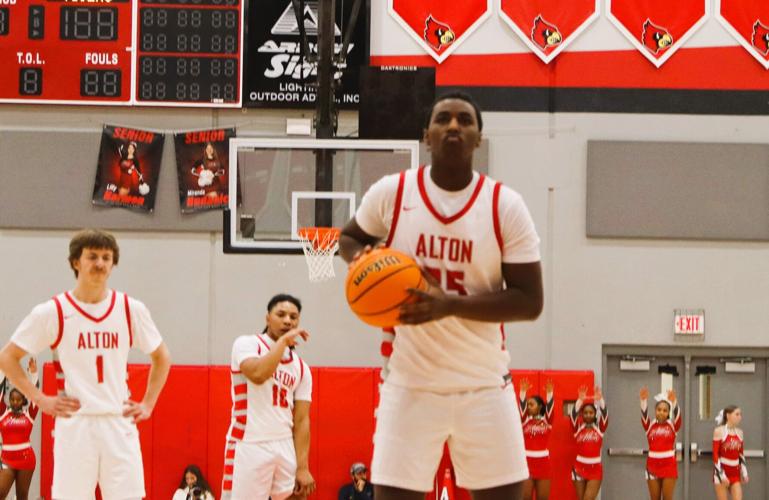 PHOTOS: Alton 52, Edwardsville 39 boys basketball at Alton | Sports ...
