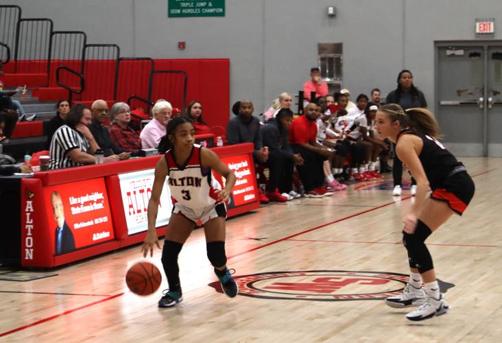 PHOTOS: Alton 57, Edwardsville 35 girls basketball at Alton | Sports | advantagenews.com