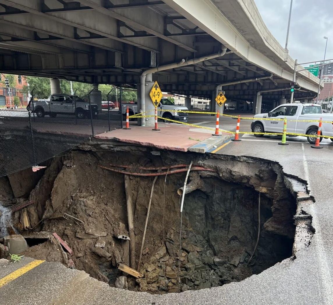 Massive sinkhole shuts down St. Louis interstates | Local News ...