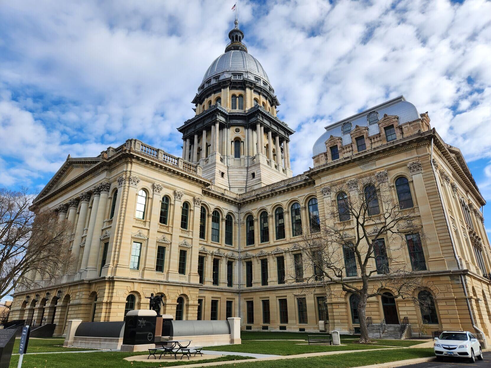 State lawmaker pushes back as analysis finds Illinois municipalities ...