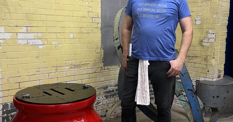 Salvation Army’s giant kettle is restored | Local News | advantagenews.com