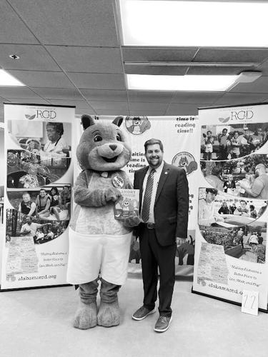 Wes meets the literacy squirrel | News | advertisergleam.com