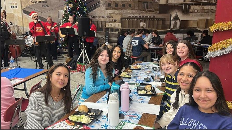 Last lunch in the old GHS lunchroom | News | advertisergleam.com