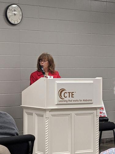 Politics - Aderholt visits local GOP women | News | advertisergleam.com
