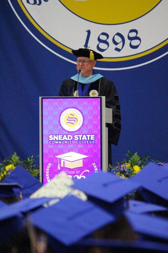 Snead honors students at commencement | News | advertisergleam.com