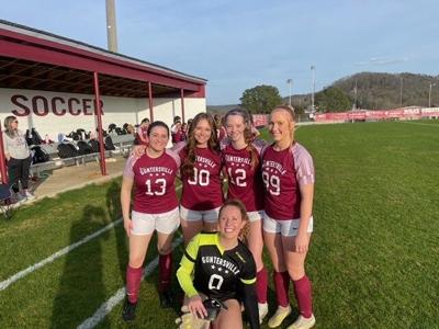 Big win for girls on senior night | Sports | advertisergleam.com