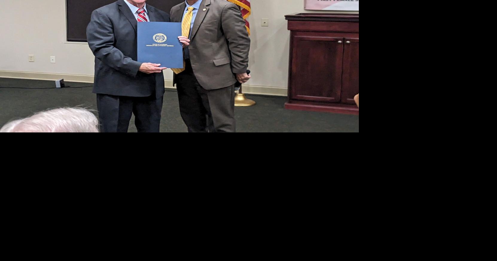 GOP celebrates Riley's long career | News | advertisergleam.com