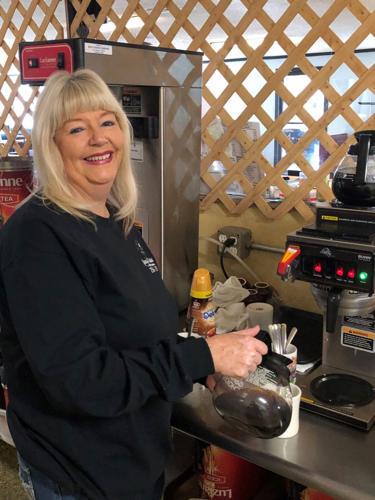 Professional Profile - She loves running café | | advertisergleam.com