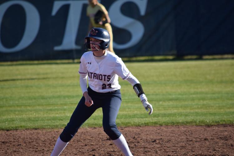 Softball - Lady Pats seize last minute win | | advertisergleam.com