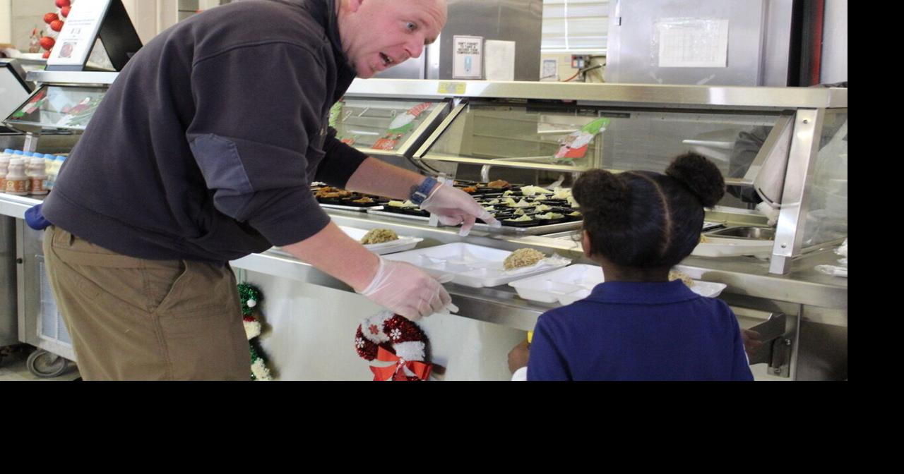 Firefighters serve lunch to Woodland Park students | Education | an17.com