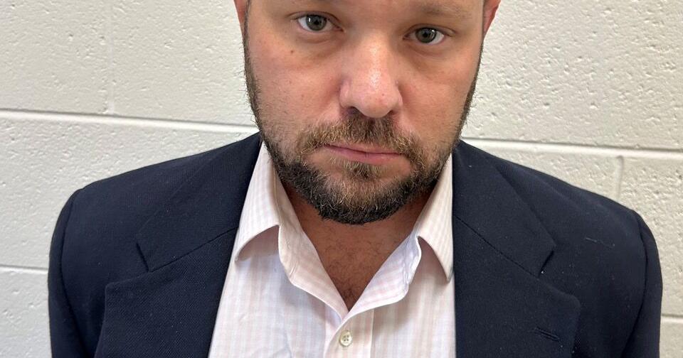 BSL man charged with indecent behavior, computer-aided solicitation of ...