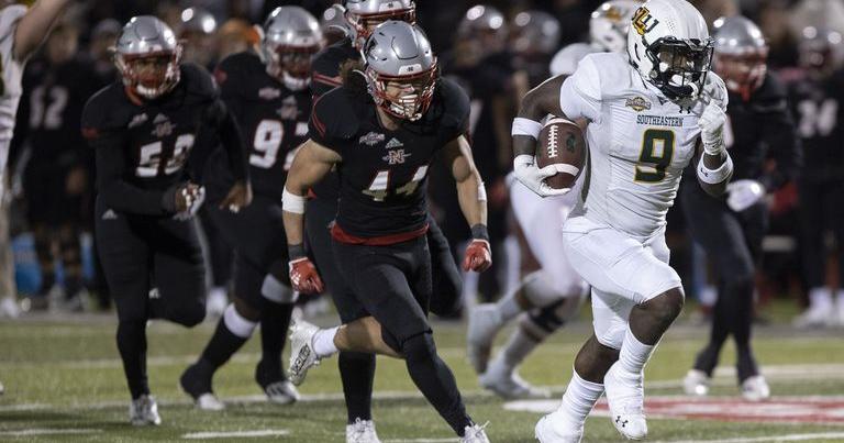 FOOTBALL: SLU enters FCS playoffs ranked 17th, 23rd in latest polls ...