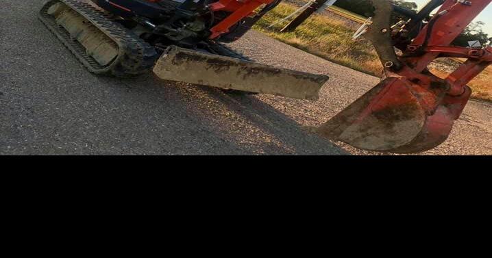LPSO searches for stolen mini excavator, trailer | Police Fire | an17.com