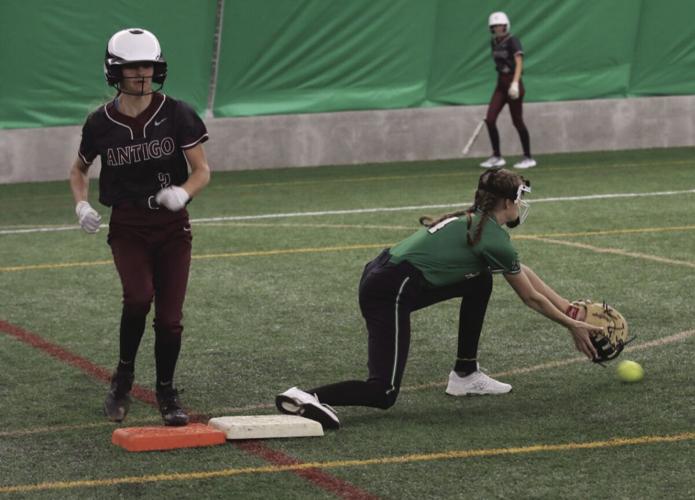 Antigo softball team wins fifth in a row | Sports | antigojournal.com