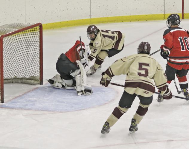 Hockey team wins, loses by identical score | Sports | antigojournal.com