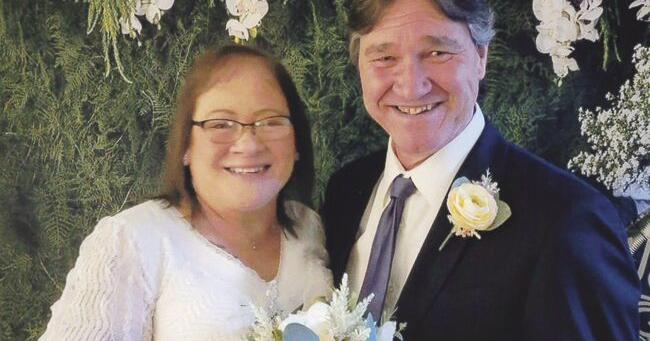 Mr. and Mrs. Todd Pavek | Announcements | antigojournal.com