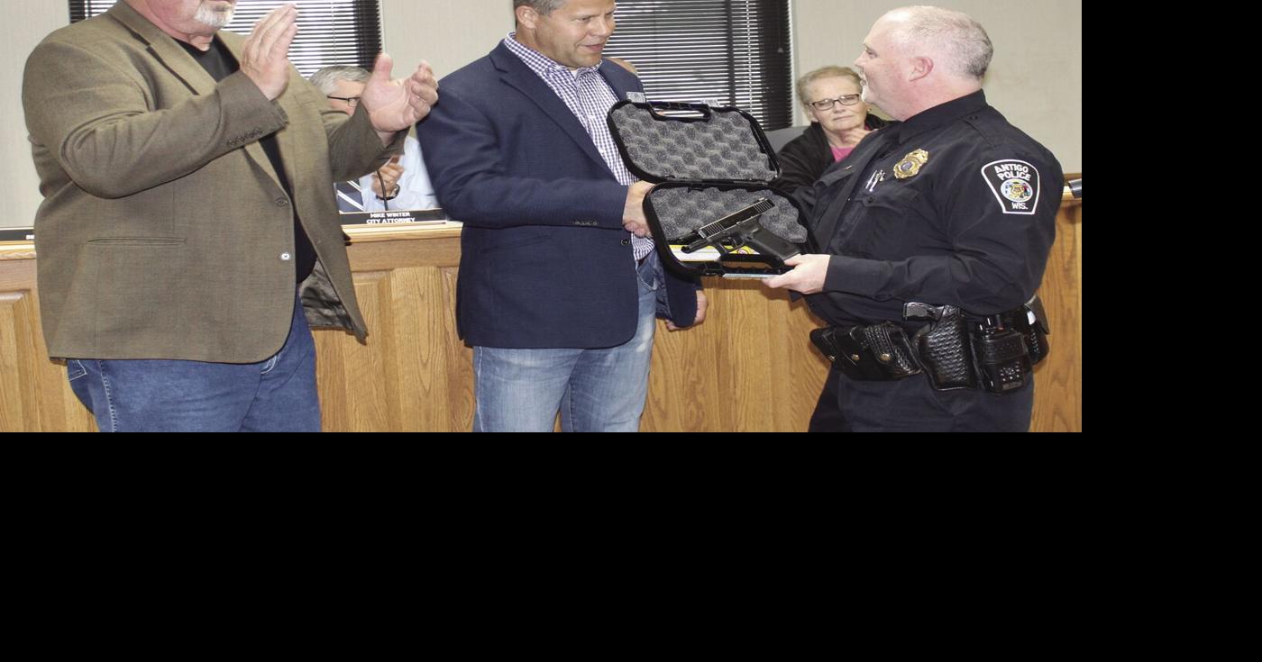 Duley swron in as new police chief | Local News | antigojournal.com