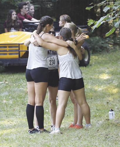 Pre-race huddle | Sports | antigojournal.com