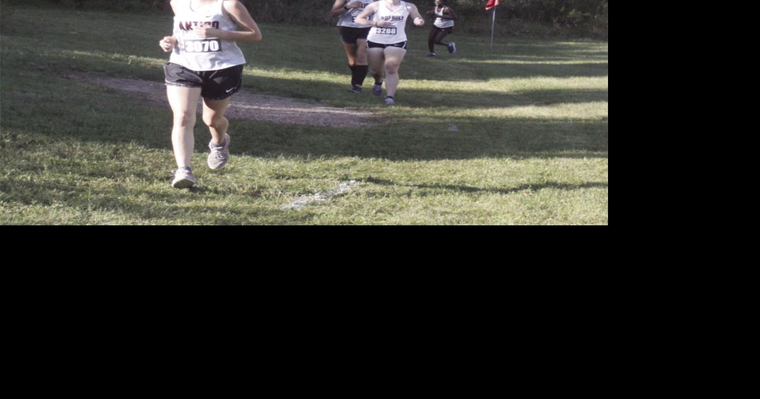 More lower times as Robins run at Witt-Birn Invite | Sports ...