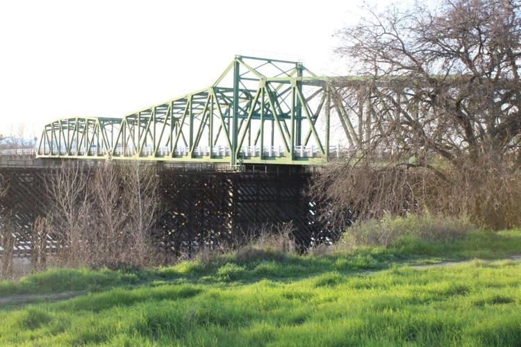 Troubled waters churn in counties over plan to close bridge | Colusa ...