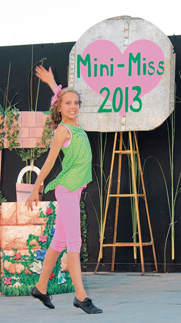 Husky captures Mini Miss Colusa County | News | appeal-democrat.com