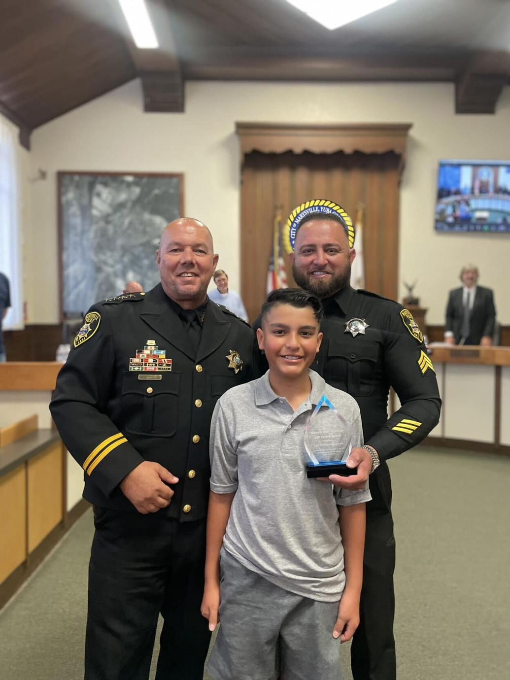 Marysville police sergeant awarded for saving women from drowning ...