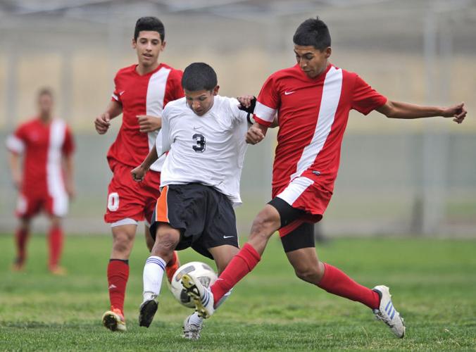 Lindhurst at Marysville Boys Soccer | Photo Gallery | appeal-democrat.com