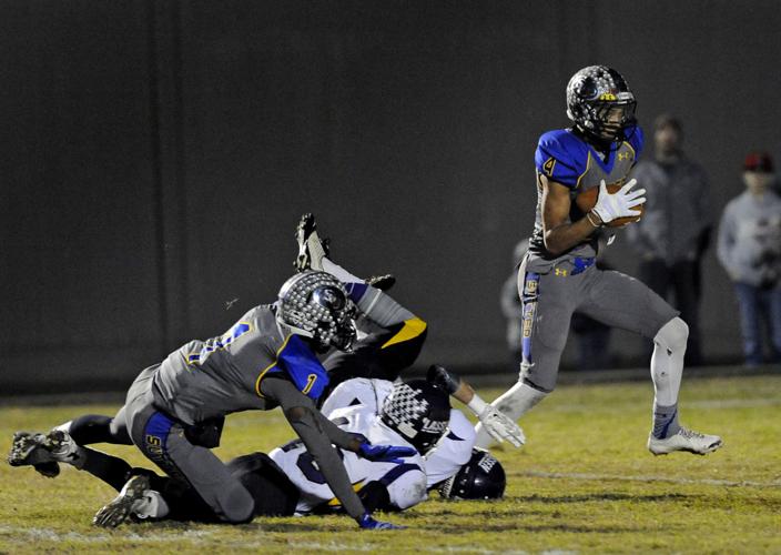 Lassen at Sutter Football | Photo Gallery | appeal-democrat.com