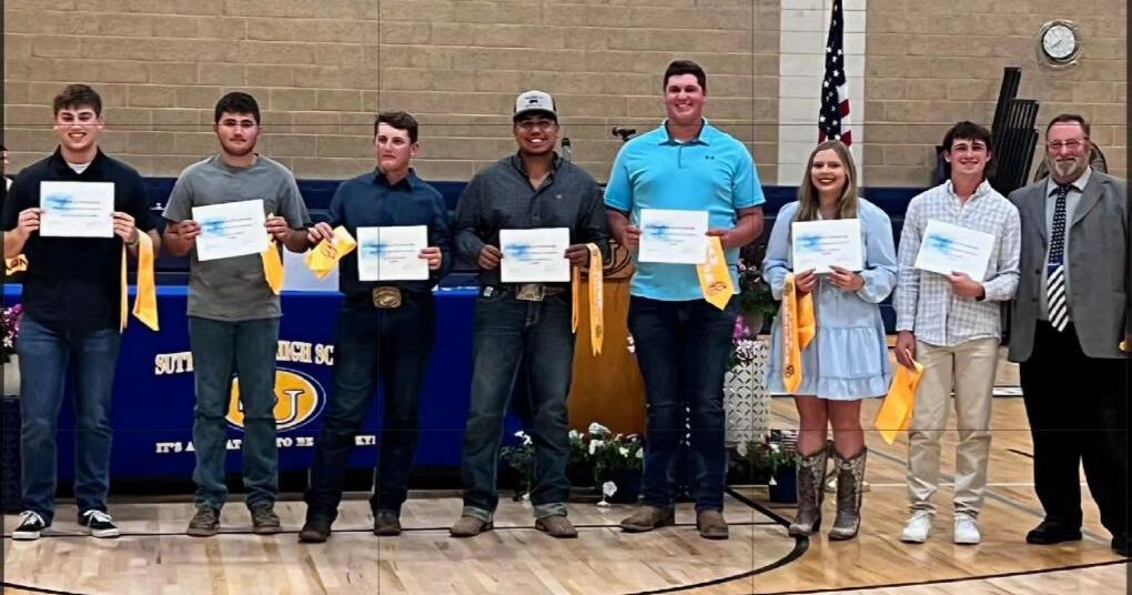 Seven members of Sutter Union High shotgun program signing scholarships ...