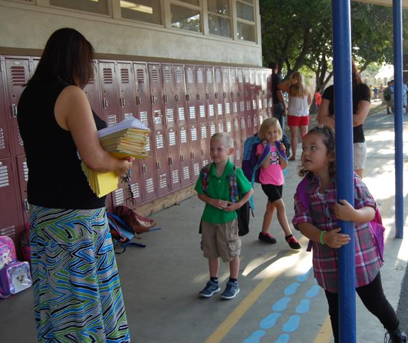 maxwell elementary school logo