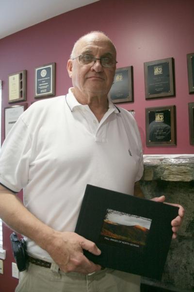 Terry Guthrie’s prizewinning photos in new book | Archives | appenmedia.com