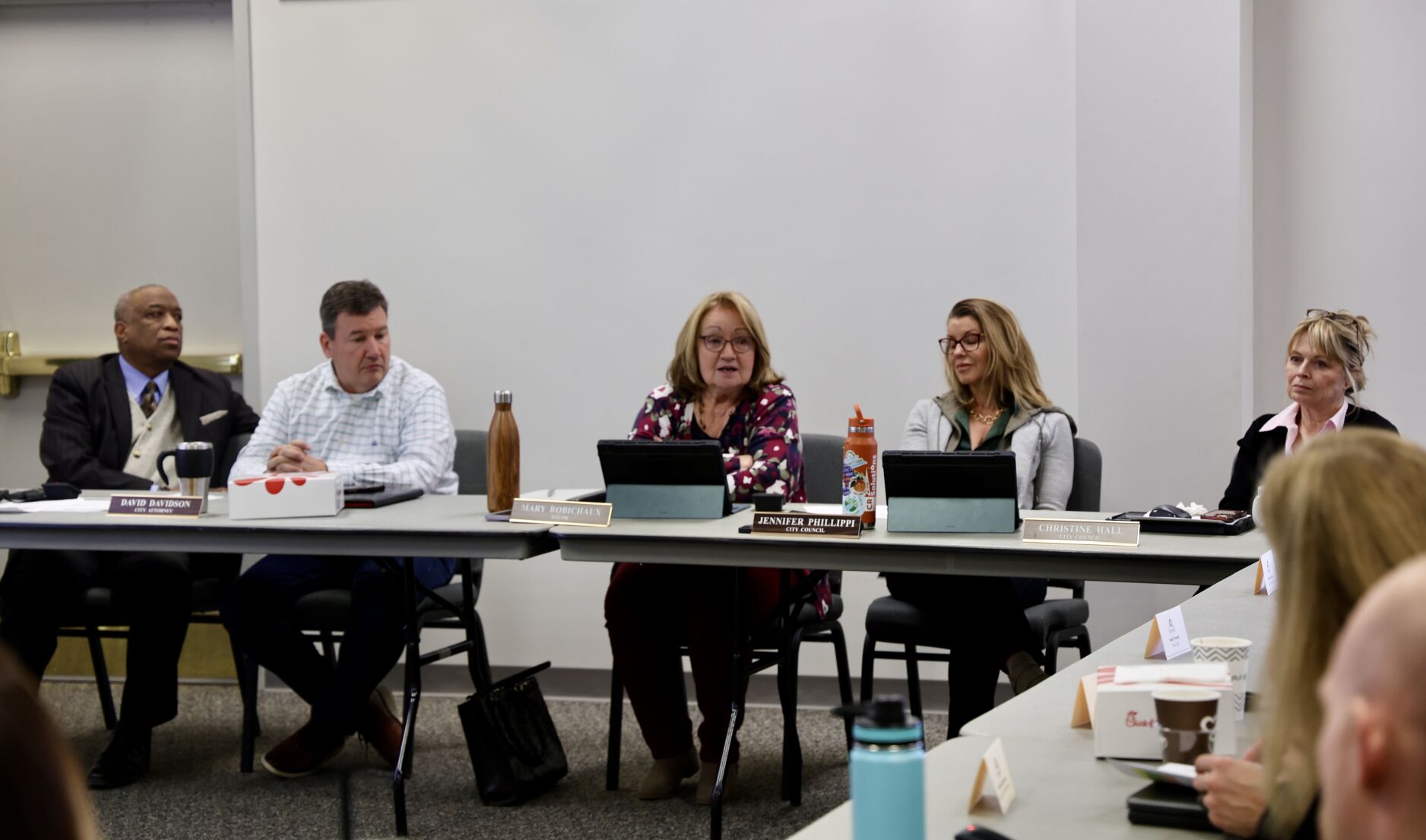 Roswell officials take deep dive into parking, firehouse relocation ...