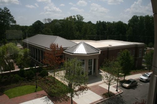 Old Alpharetta Library drew critics for contemporary look | Archives ...