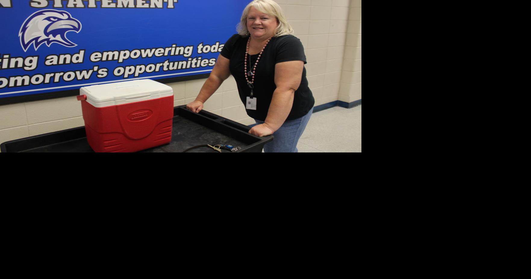 Secretary wears many hats for entire school | School News | appenmedia.com