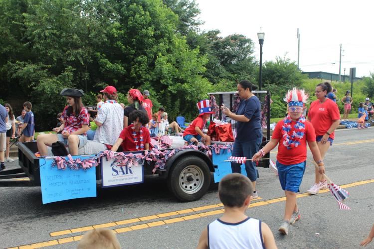 Crowds flock to Forsyth County for Independence Day parade | Forsyth ...