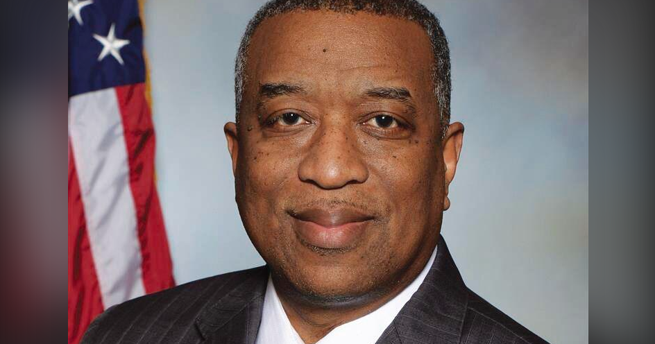 Mayor breaks tie in appointment of new Roswell city administrator ...