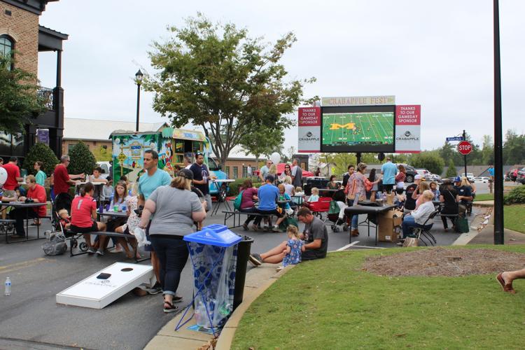 Thousands come to Milton for annual Crabapple Fest | Community News ...