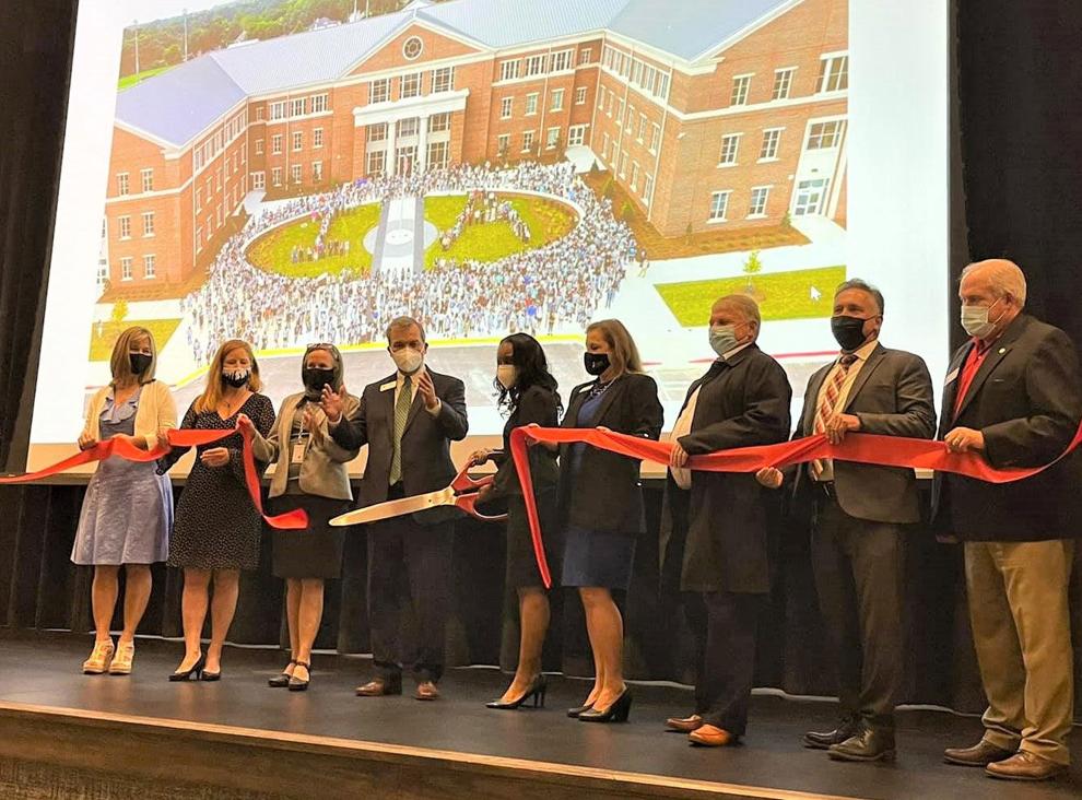 Innovation Academy welcomes students to new Alpharetta campus | School ...