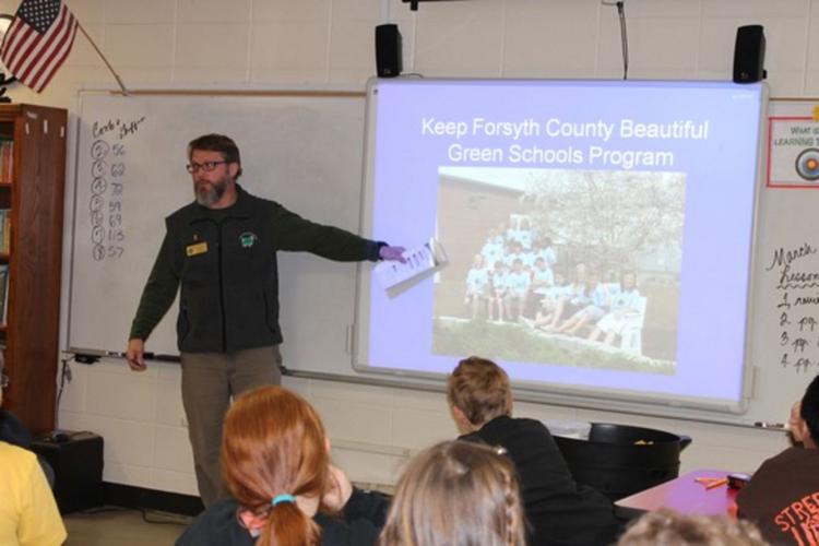 Mashburn Elementary students find their green thumbs | Sports ...