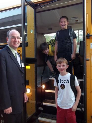 Alpharetta Elementary students meet The Man | Sports | appenmedia.com