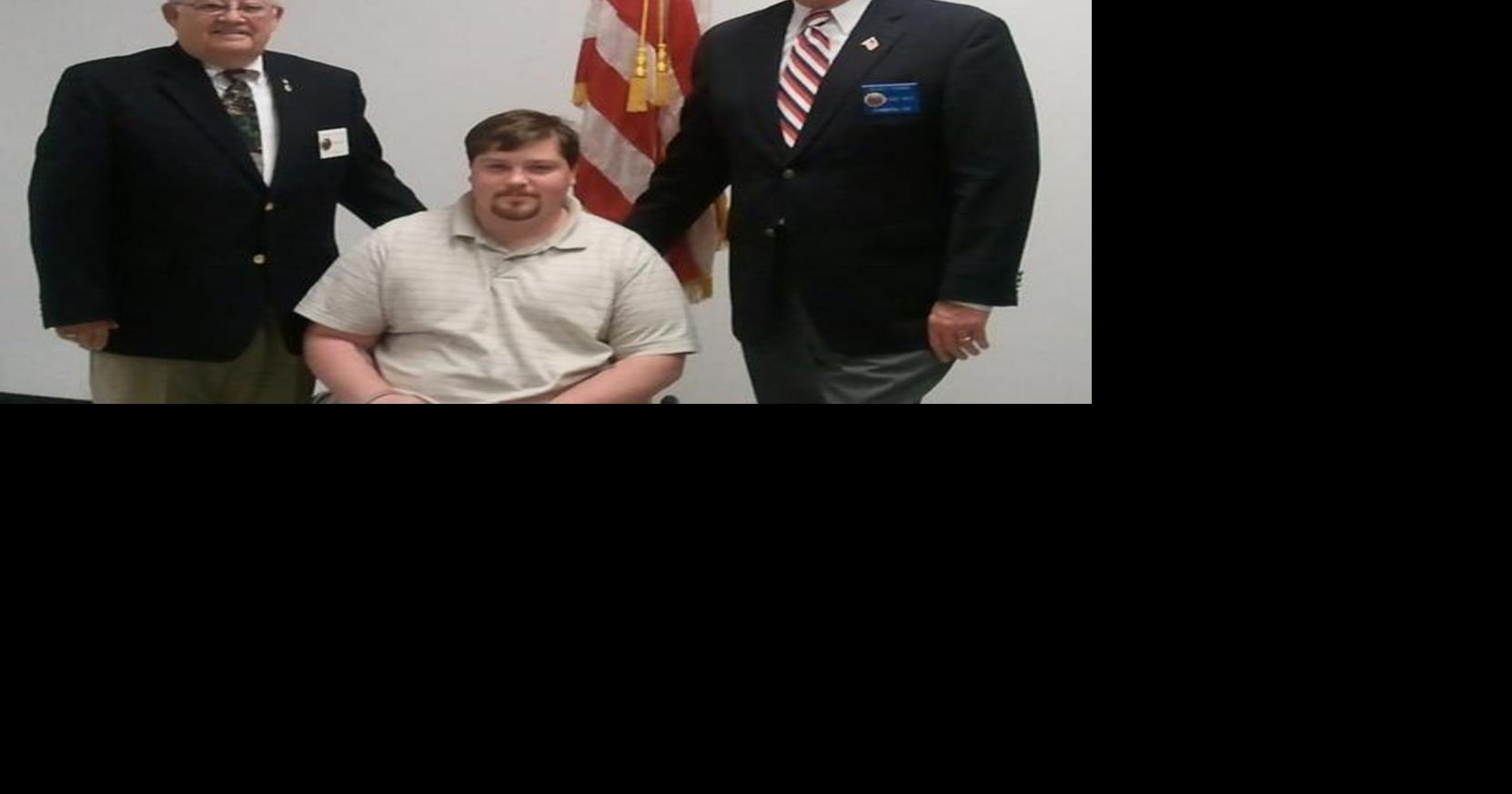 Hero recognized at recent veteran meeting | Archives | appenmedia.com