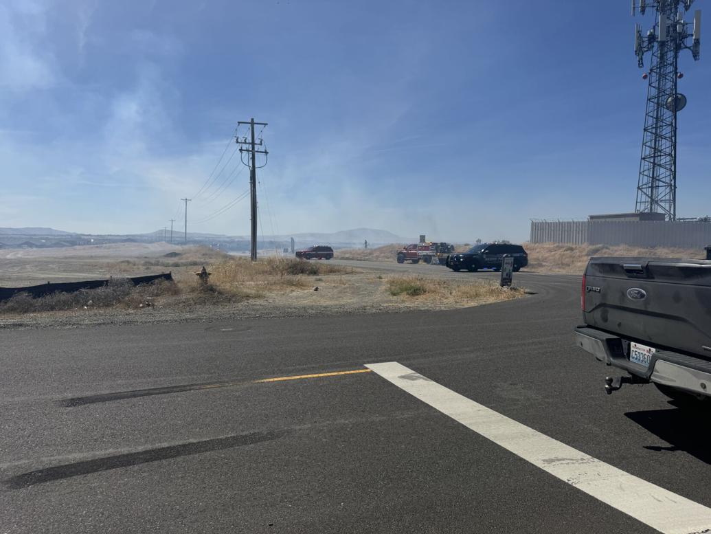 Firefighters respond to two grass fires on north side of Pasco | News ...