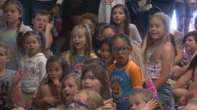 'Reptile Lady' visits Selah kids, kicking off library's summer reading ...